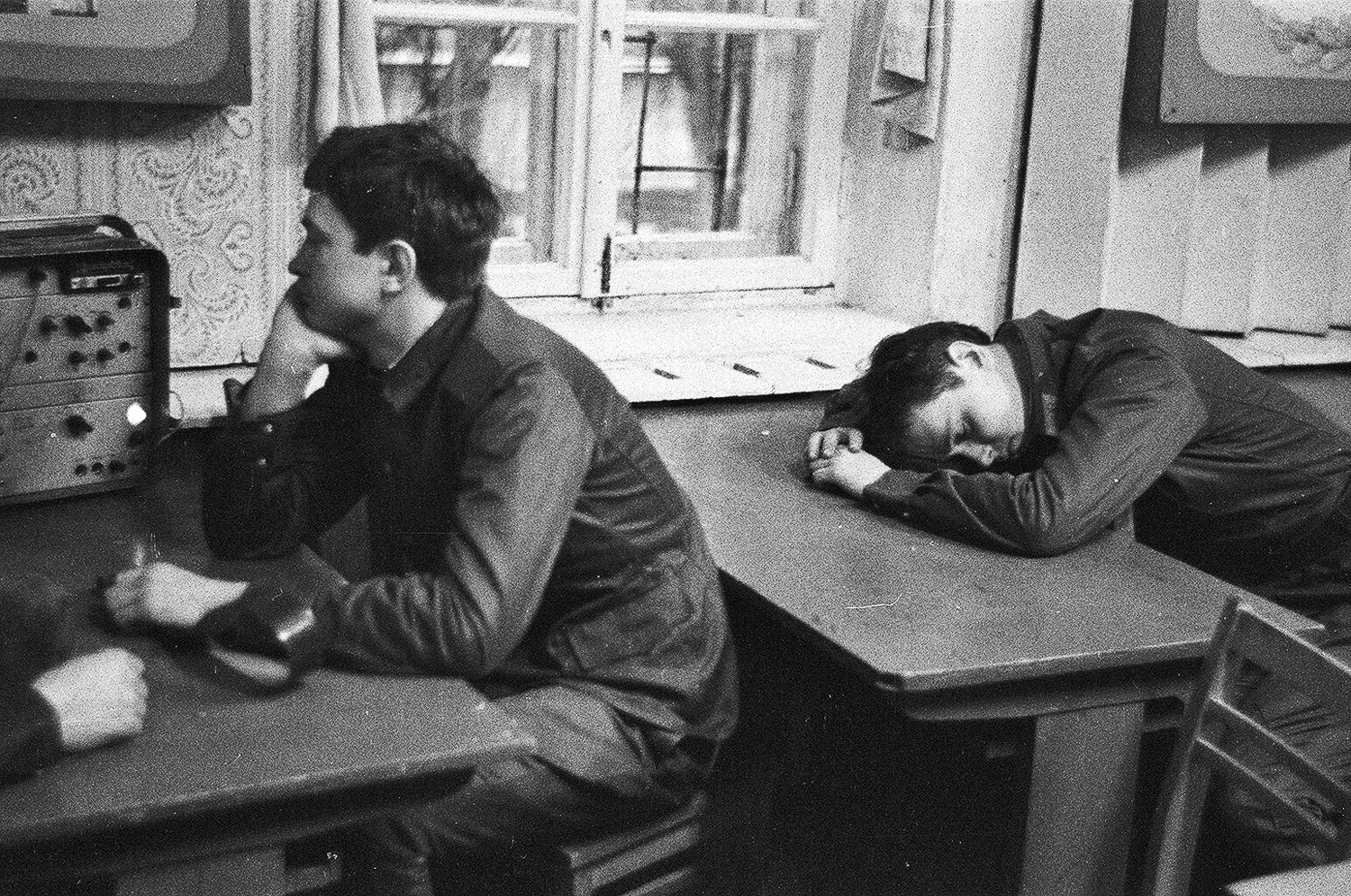 Спать хочется... - История России в фотографиях