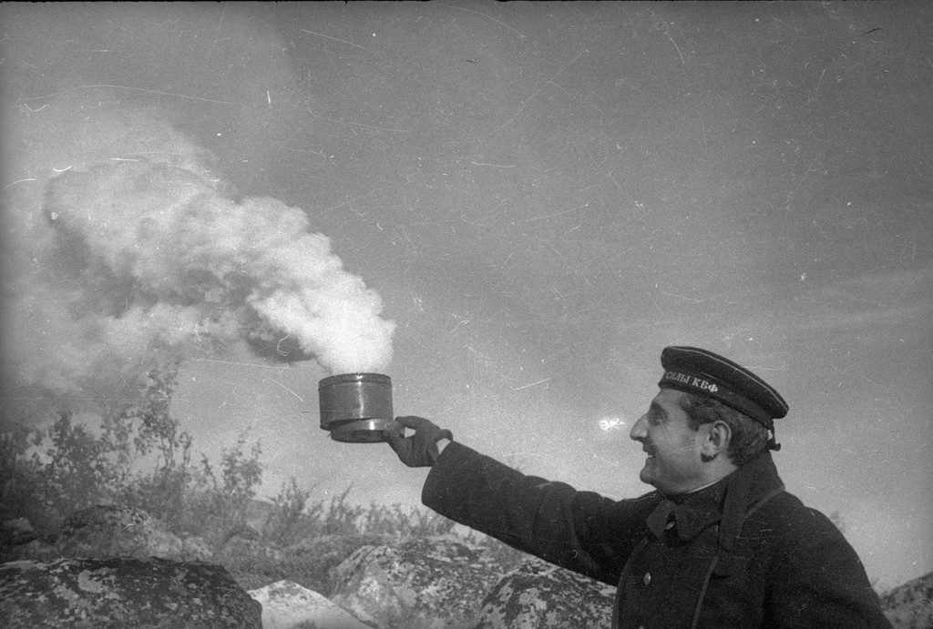 Фото "Дымовая завеса. Северный флот", 1941 год - История России в ...