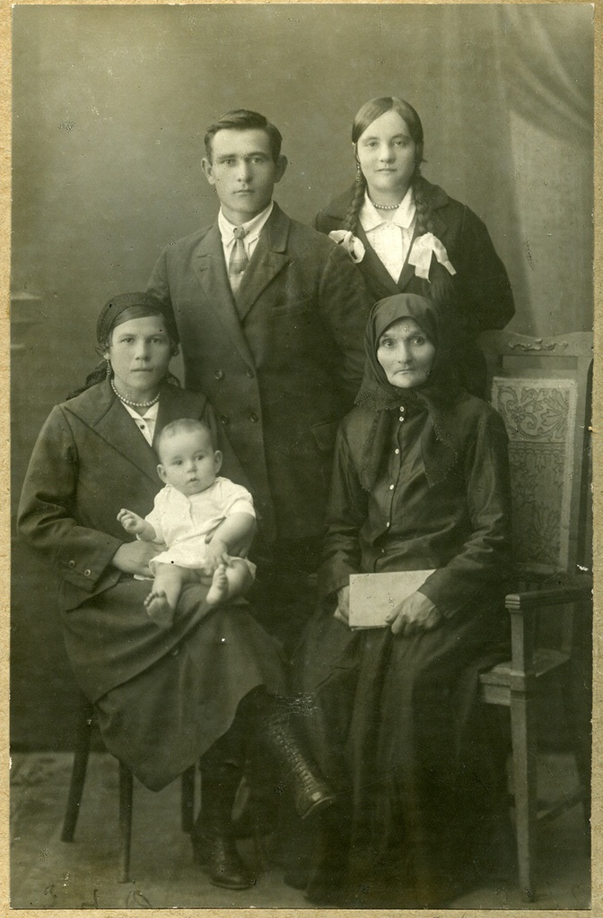 Фото "Семья М. С. Пескова", 31 мая 1931 - 31 декабря 1931, г. Воронеж ...