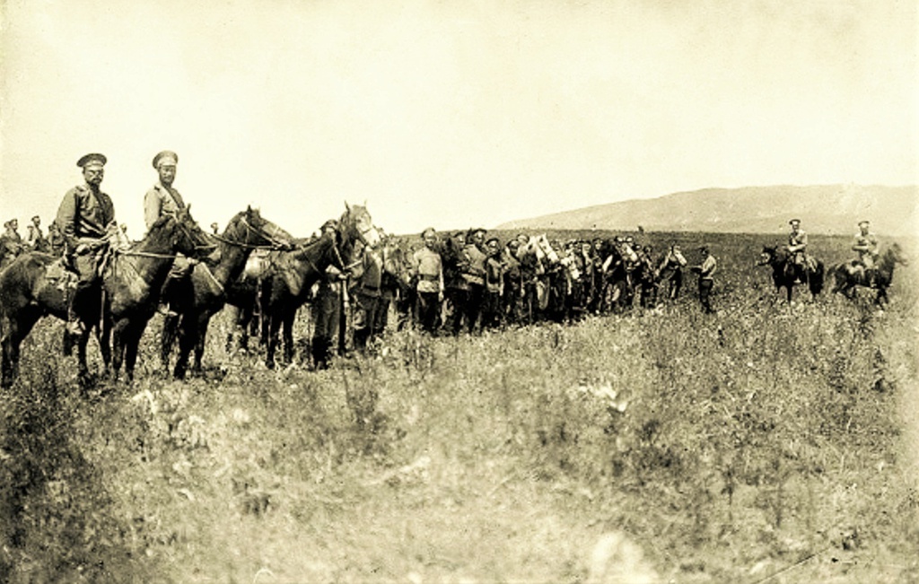 Фото "Казачьи скачки в районе Софийской станицы (Талгар) («Скачки. Вызов на байгу»)", 1900 ...